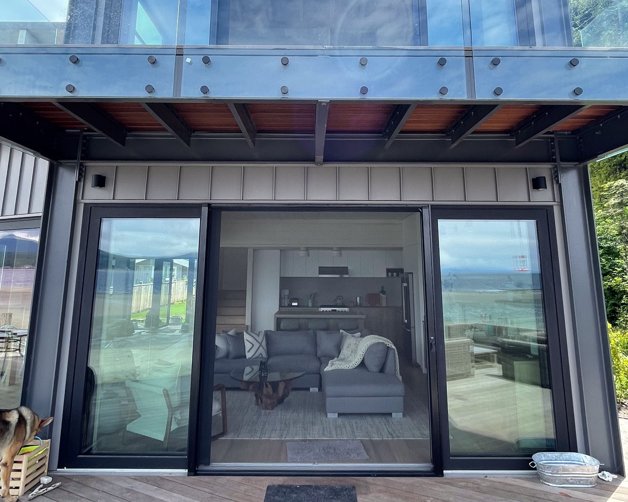 Introducing Vista View Retractable Screens: Enhancing Your Living Space